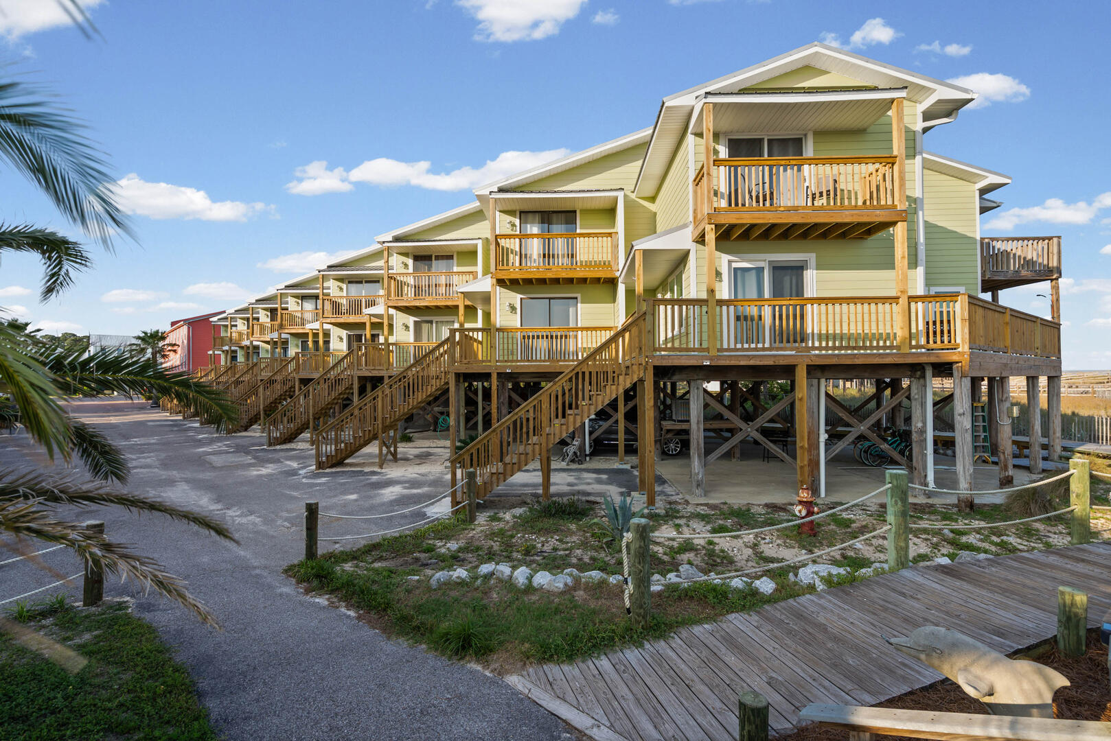 Gulf Views And Pool Access - Charming Coastal Retreat - Dauphin Island, AL