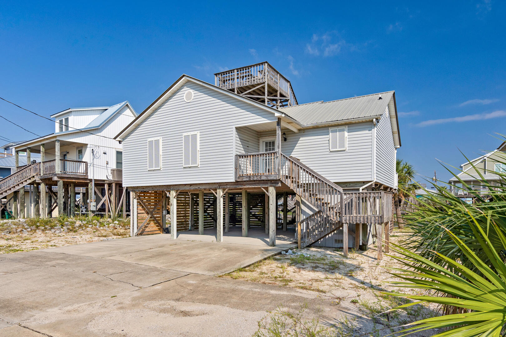 Canal Front Access And Spacious Living Areas - Beautiful Coastal Haven - Dauphin Island, AL