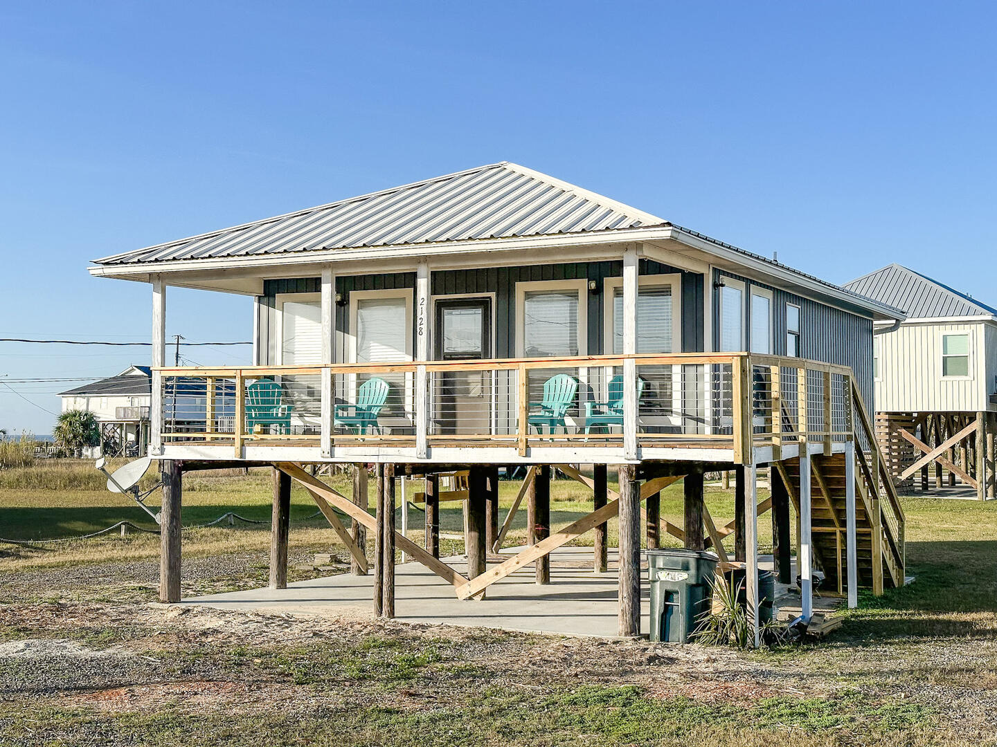 Charming Retreat With Cozy Amenities - Inviting Coastal Escape - Dauphin Island, AL