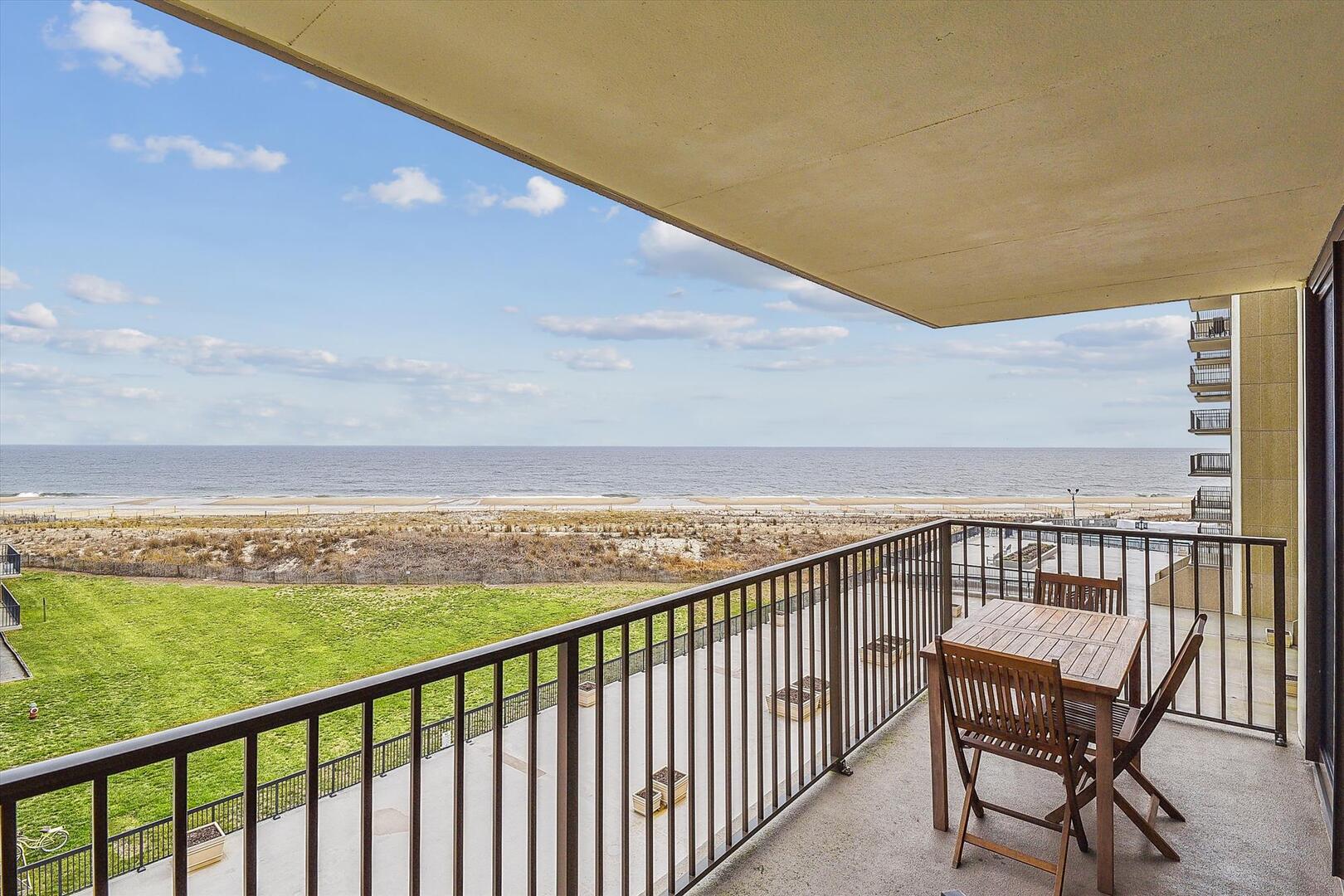 Sea Colony, 409 Chesapeake House | Bethany Beach, DE | Long & Foster ...