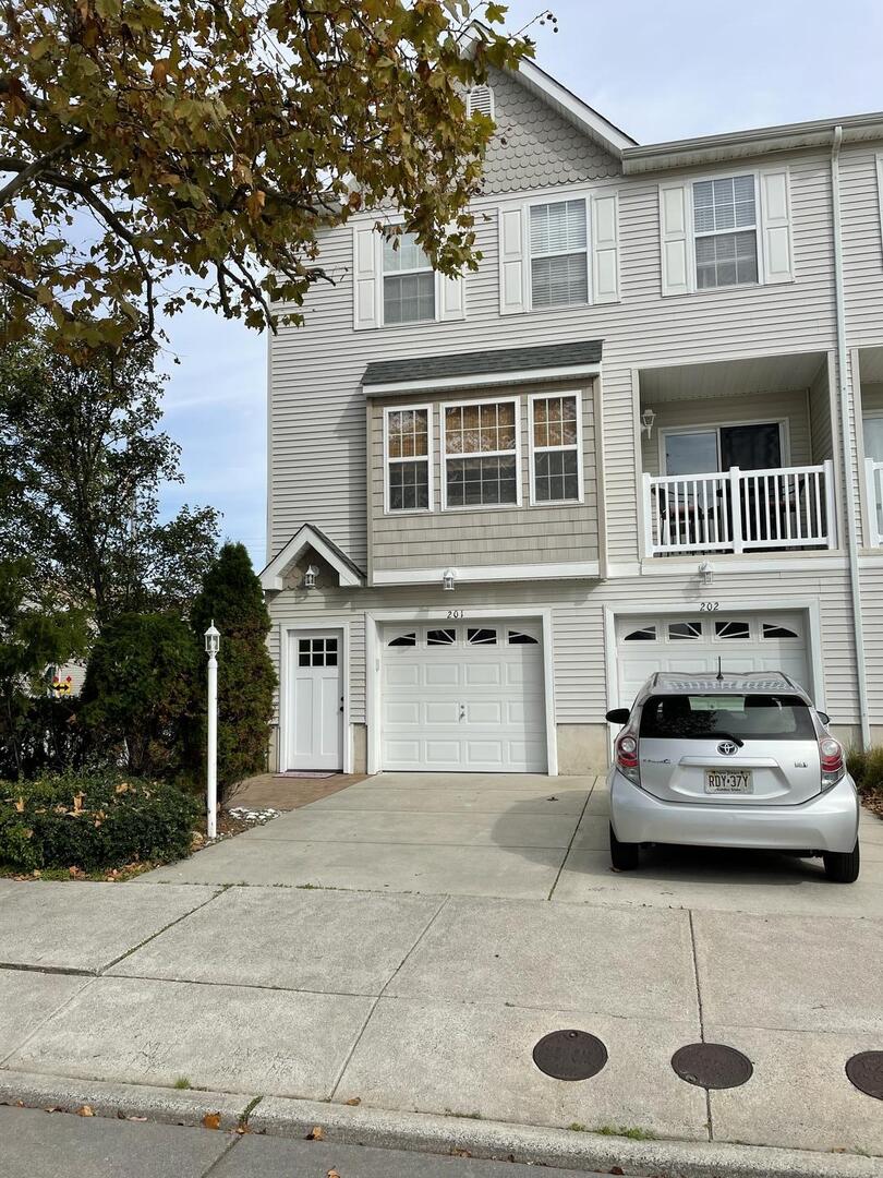 201 E. Juniper Avenue | Wildwood, NJ | Long & Foster Vacation Rentals